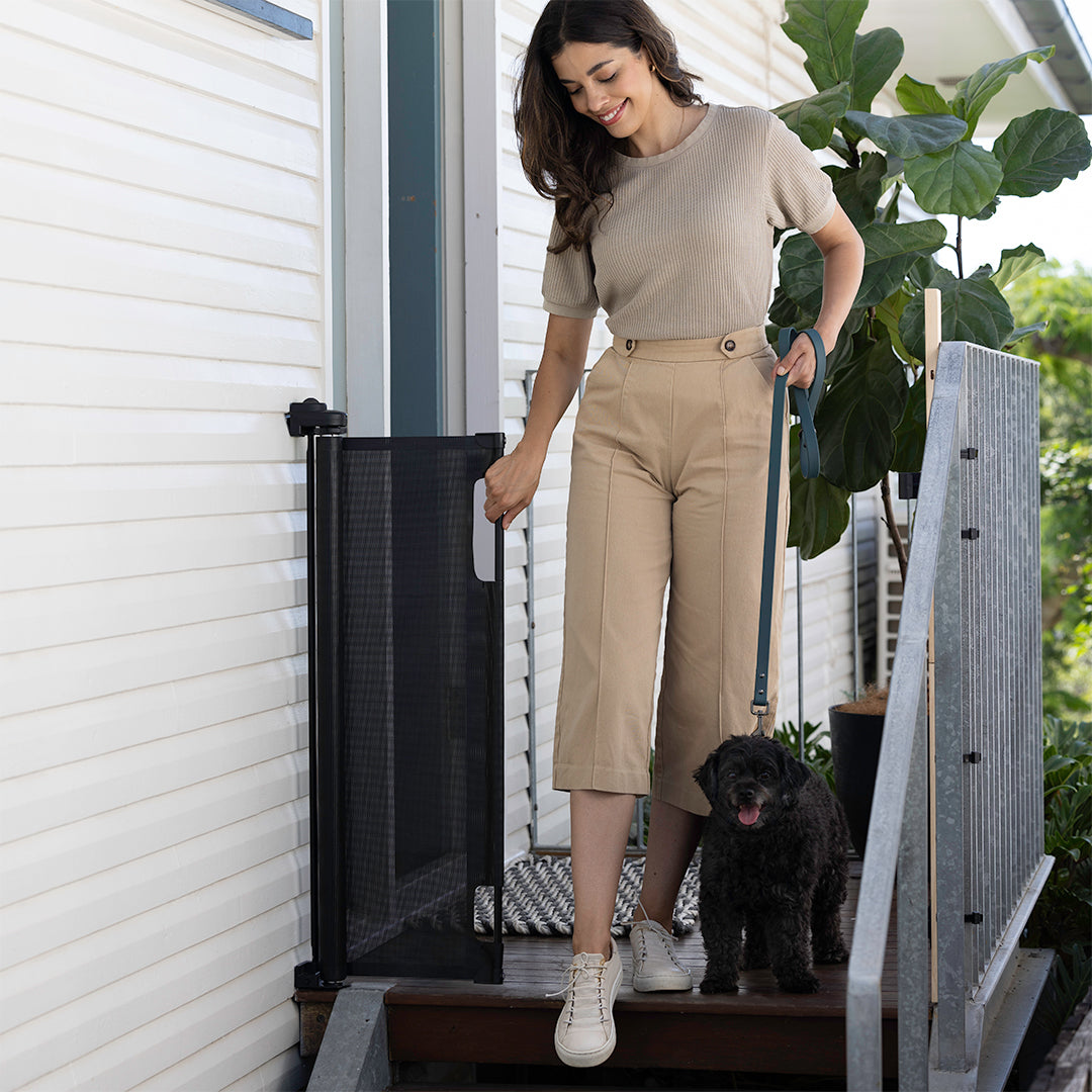 Paw Proof Retractable Dog Gate – Hakuna Pets AU
